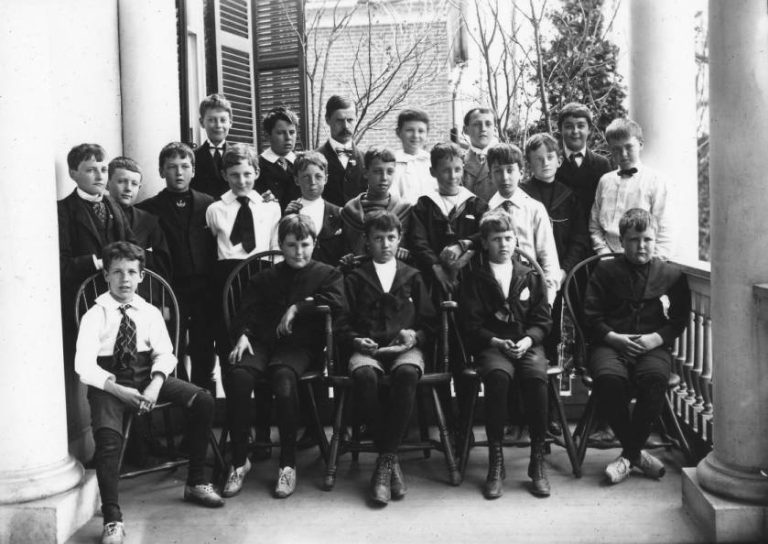 Gilman: A Pictured History – Johns Hopkins University Museums